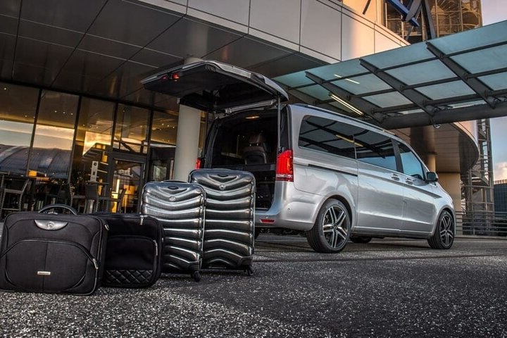 Hotel Transportation Services in Dubai and Across the UAE